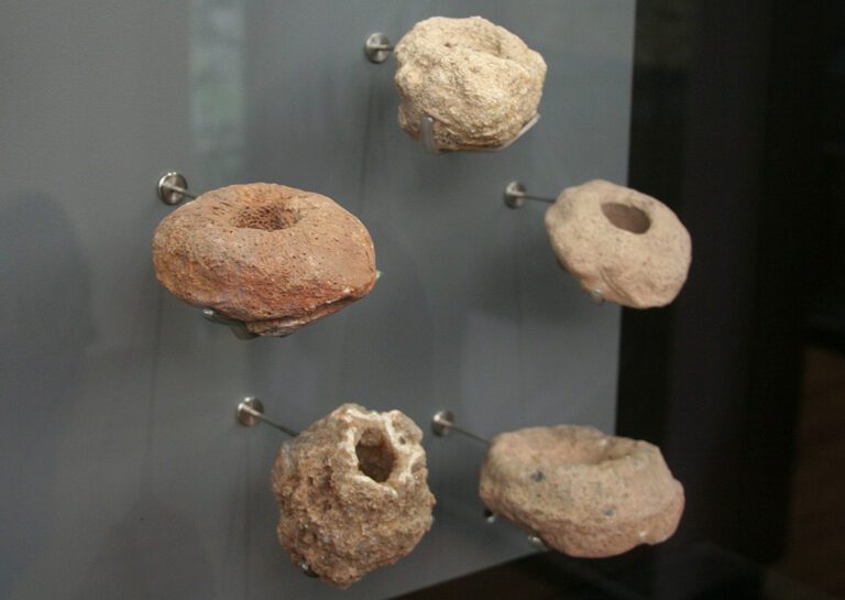 Les lampes à graisse - Hominides