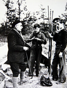 Léon Laval et Henri Breuil à Lascaux - Hominides