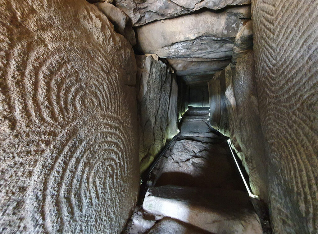 La Cairn de Gavrinis - Hominides