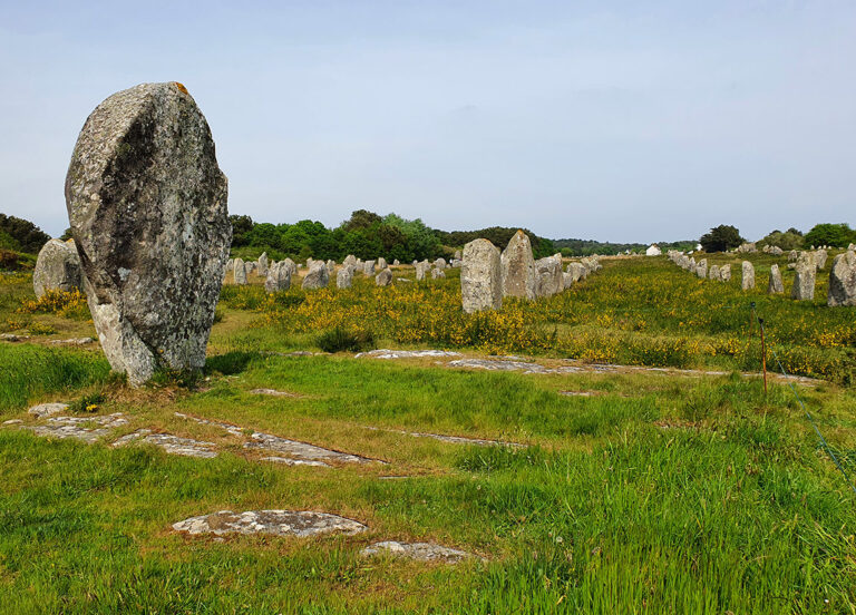Les alignements de Carnac - Hominides