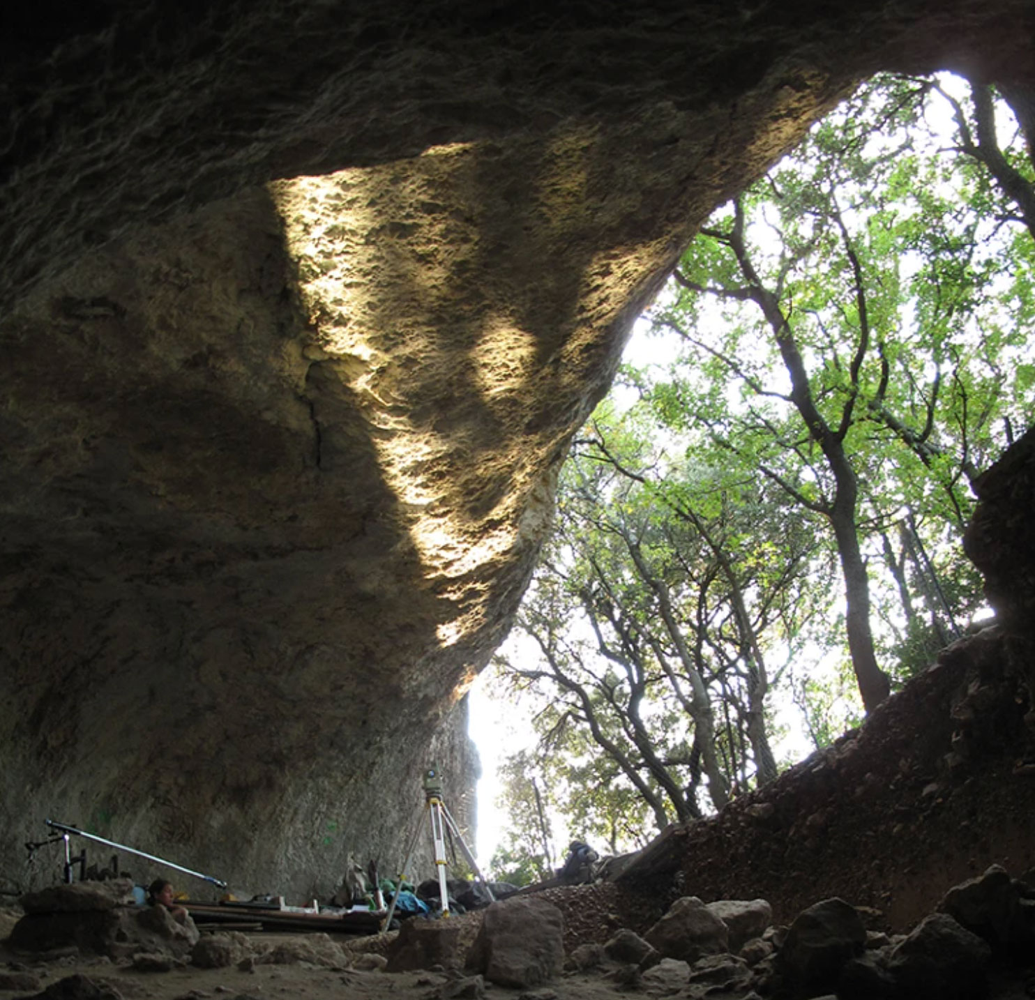 Des flèches de 54 000 ans en France - Hominides