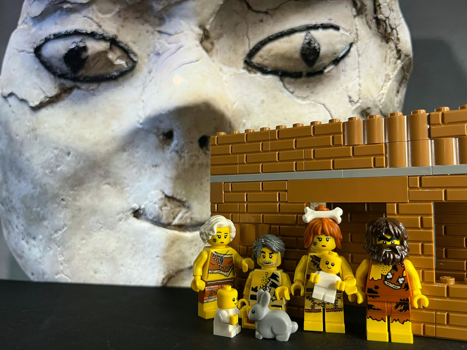 Briqu'Amata - Exposition - Nice - Hominides