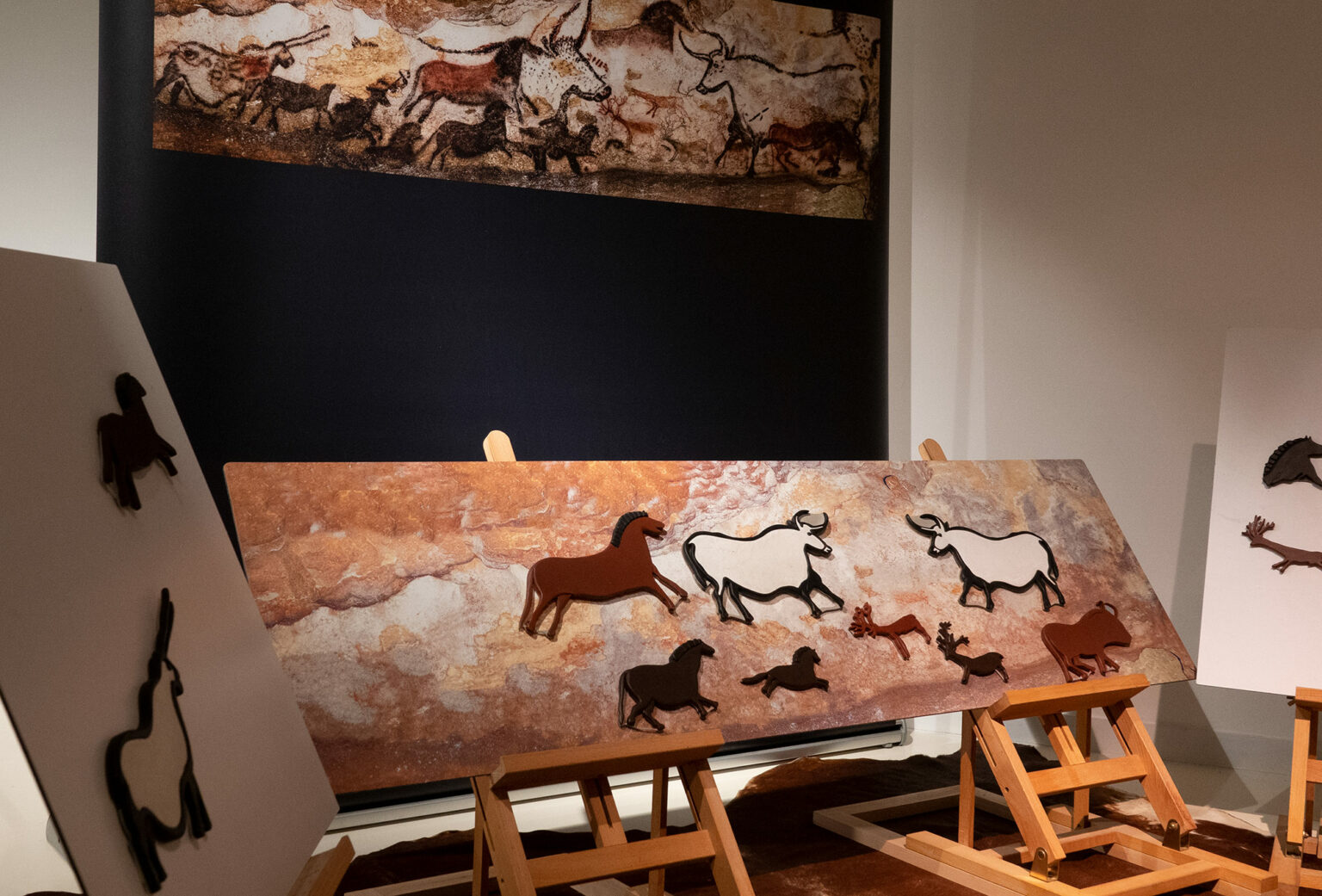 Toucher l'art des cavernes - Hominides